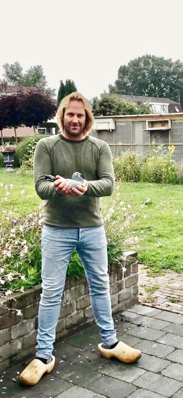 Rieks Lonsain uit Nieuwleusen wint met zijn ‘Blue Lucy’ internationaal ...